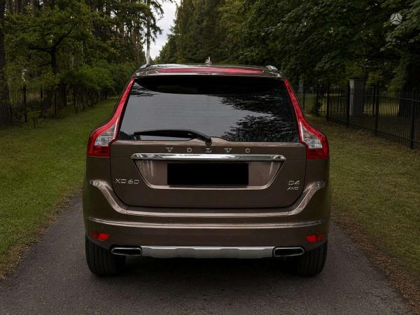 Yellow Volvo XC60 2014 in Vilnius, with an engine capacity of 2.40 L and mileage of 218 thousand km for 13900 €, photo 10 on AUTOMOTO.COM.LV