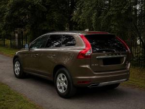 Yellow Volvo XC60 2014 in Vilnius, with an engine capacity of 2.40 L and mileage of 218 thousand km for 13900 €, photo 12 on AUTOMOTO.COM.LV