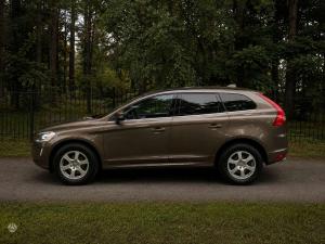 Yellow Volvo XC60 2014 in Vilnius, with an engine capacity of 2.40 L and mileage of 218 thousand km for 13900 €, photo 13 on AUTOMOTO.COM.LV