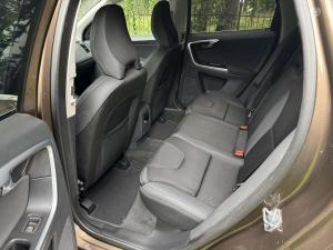Yellow Volvo XC60 2014 in Vilnius, with an engine capacity of 2.40 L and mileage of 218 thousand km for 13900 €, photo 15 on AUTOMOTO.COM.LV