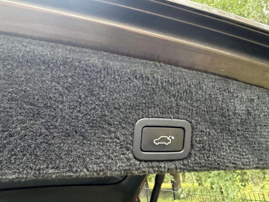 Yellow Volvo XC60 2014 in Vilnius, with an engine capacity of 2.40 L and mileage of 218 thousand km for 13900 €, photo 29 on AUTOMOTO.COM.LV
