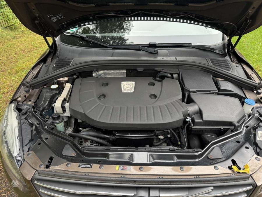 Yellow Volvo XC60 2014 in Vilnius, with an engine capacity of 2.40 L and mileage of 218 thousand km for 13900 €, photo 32 on AUTOMOTO.COM.LV