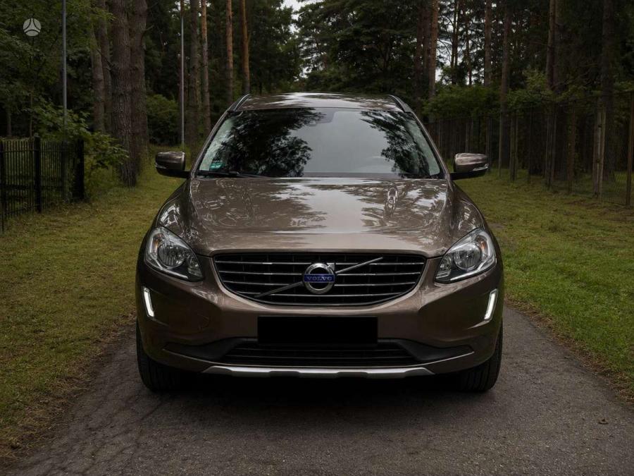 Yellow Volvo XC60 2014 in Vilnius, with an engine capacity of 2.40 L and mileage of 218 thousand km for 13900 €, photo 5 on AUTOMOTO.COM.LV