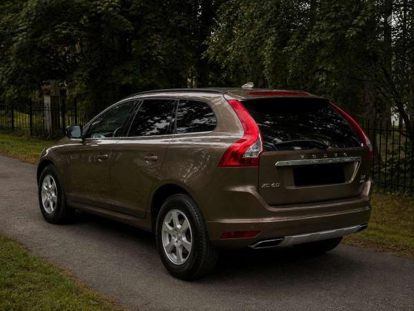 Dzeltens Volvo XC60 2014 Viļņa, ar dzinēja tilpumu 2.40 L un nobraukumu 218 tūkst. km par 13700 €, foto 9 vietnē AUTOMOTO.COM.LV