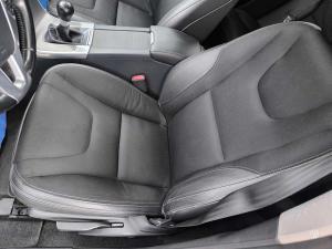 Yellow Volvo XC60 2015 in Utena, with an engine capacity of 2.00 L and mileage of 214 thousand km for 10850 €, photo 24 on AUTOMOTO.COM.LV