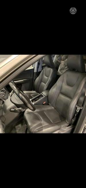 Dzeltens Volvo XC60 2015 Daugavpils, ar dzinēja tilpumu 1.97 L un nobraukumu 219 tūkst. km par 13200 €, foto 13 vietnē AUTOMOTO.COM.LV