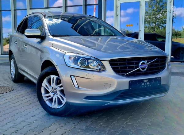 Yellow Volvo XC60 2016 in Vilnius, with an engine capacity of 2.40 L and mileage of 273 thousand km for 13900 €, photo 4 on AUTOMOTO.COM.LV