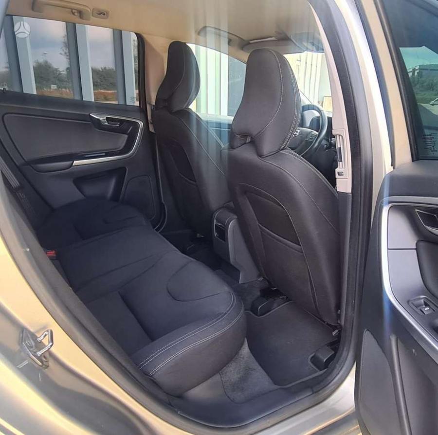 Dzeltens Volvo XC60 2016 Viļņa, ar dzinēja tilpumu 2.40 L un nobraukumu 272 tūkst. km par 13540 €, foto 16 vietnē AUTOMOTO.COM.LV