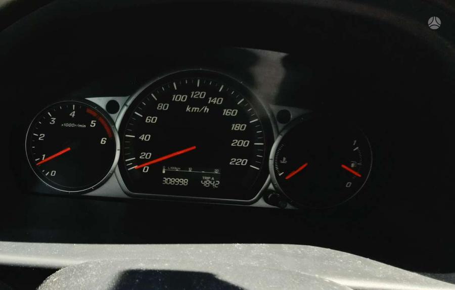 Желтый Вольво ХС60 2016 в Вильнюс, объемом двигателя 2.40 л и пробегом 272 тыс. км за 12850 €, фото 24 на AUTOMOTO.COM.LV