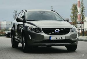 Yellow Volvo XC60 2016 in Vilnius, with an engine capacity of 2.40 L and mileage of 272 thousand km for 14150 €, photo 4 on AUTOMOTO.COM.LV