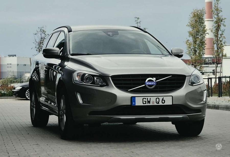 Yellow Volvo XC60 2016 in Vilnius, with an engine capacity of 2.40 L and mileage of 272 thousand km for 14150 €, photo 4 on AUTOMOTO.COM.LV