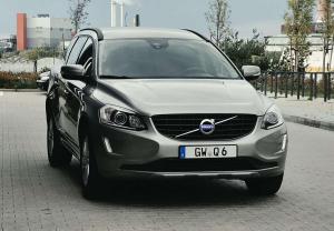 Yellow Volvo XC60 2016 in Vilnius, with an engine capacity of 2.40 L and mileage of 272 thousand km for 14150 €, photo 5 on AUTOMOTO.COM.LV