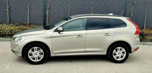 Yellow Volvo XC60 2016 in Vilnius, with an engine capacity of 2.40 L and mileage of 272 thousand km for 14150 €, photo 7 on AUTOMOTO.COM.LV
