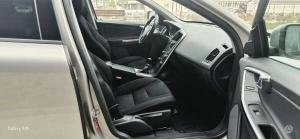 Yellow Volvo XC60 2016 in Vilnius, with an engine capacity of 2.40 L and mileage of 272 thousand km for 14150 €, photo 13 on AUTOMOTO.COM.LV