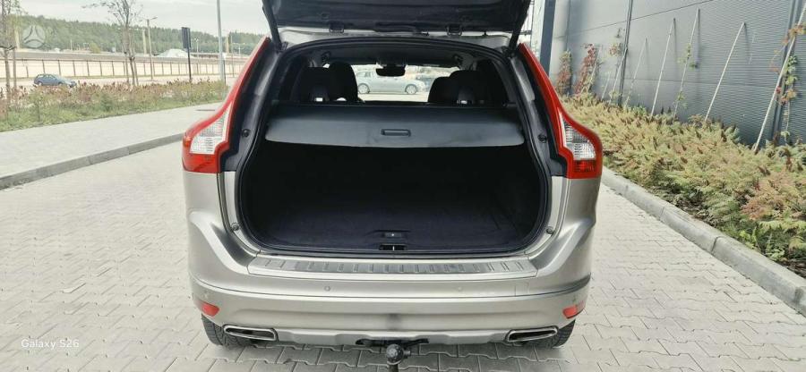 Yellow Volvo XC60 2016 in Vilnius, with an engine capacity of 2.40 L and mileage of 272 thousand km for 14150 €, photo 14 on AUTOMOTO.COM.LV