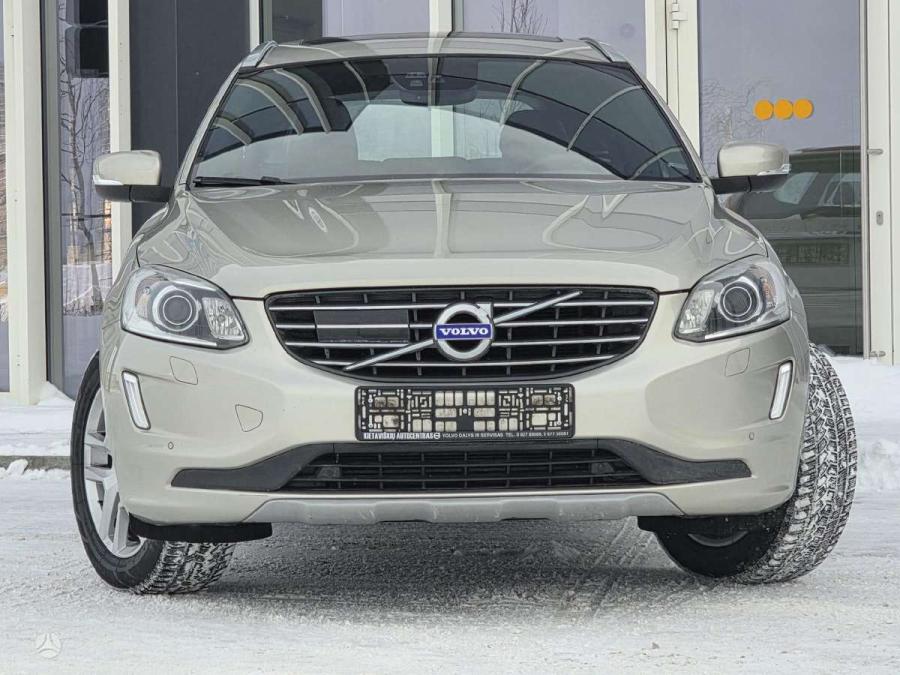 Yellow Volvo XC60 2017 in Vilnius, with an engine capacity of 1.97 L and mileage of 217 thousand km for 15950 €, photo 2 on AUTOMOTO.COM.LV