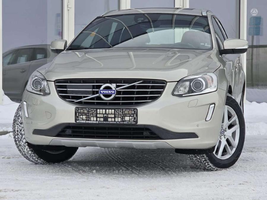 Yellow Volvo XC60 2017 in Vilnius, with an engine capacity of 1.97 L and mileage of 217 thousand km for 15950 €, photo 4 on AUTOMOTO.COM.LV
