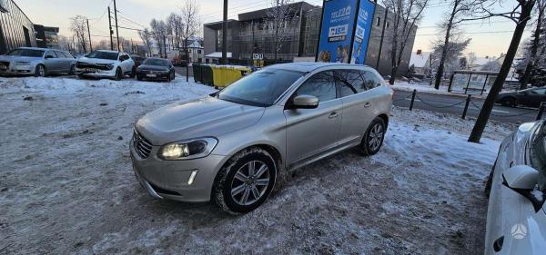 Yellow Volvo XC60 2017 in Kaunas, with an engine capacity of 2.40 L and mileage of 273 thousand km for 11500 €, photo 7 on AUTOMOTO.COM.LV