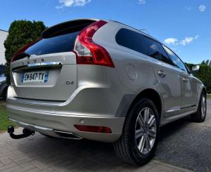 Yellow Volvo XC60 2017 in Kaunas, with an engine capacity of 2.00 L and mileage of 218 thousand km for 13900 €, photo 19 on AUTOMOTO.COM.LV