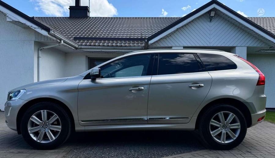 Yellow Volvo XC60 2017 in Kaunas, with an engine capacity of 2.00 L and mileage of 218 thousand km for 13900 €, photo 22 on AUTOMOTO.COM.LV