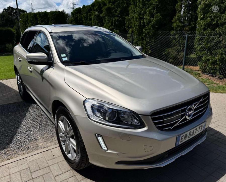 Yellow Volvo XC60 2017 in Kaunas, with an engine capacity of 2.00 L and mileage of 218 thousand km for 13900 €, photo 25 on AUTOMOTO.COM.LV