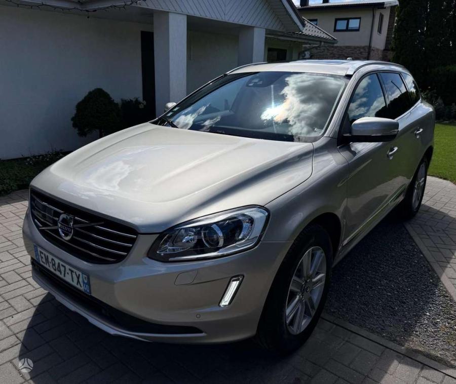 Yellow Volvo XC60 2017 in Kaunas, with an engine capacity of 2.00 L and mileage of 218 thousand km for 13900 €, photo 26 on AUTOMOTO.COM.LV