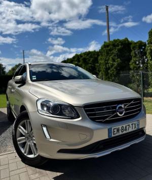 Yellow Volvo XC60 2017 in Kaunas, with an engine capacity of 2.00 L and mileage of 218 thousand km for 13900 €, photo 30 on AUTOMOTO.COM.LV