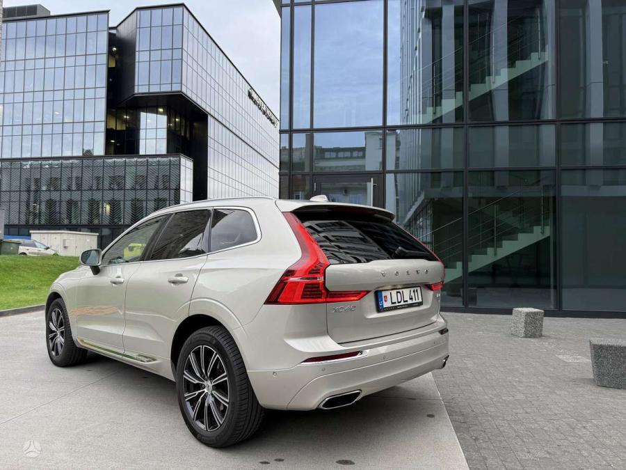 Yellow Volvo XC60 2020 in Kaunas, with an engine capacity of 1.97 L and mileage of 77 thousand km for 28500 €, photo 3 on AUTOMOTO.COM.LV