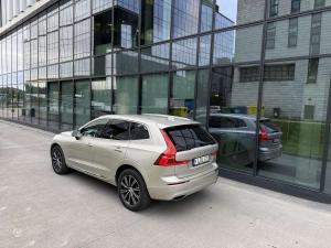 Yellow Volvo XC60 2020 in Kaunas, with an engine capacity of 1.97 L and mileage of 77 thousand km for 28500 €, photo 15 on AUTOMOTO.COM.LV
