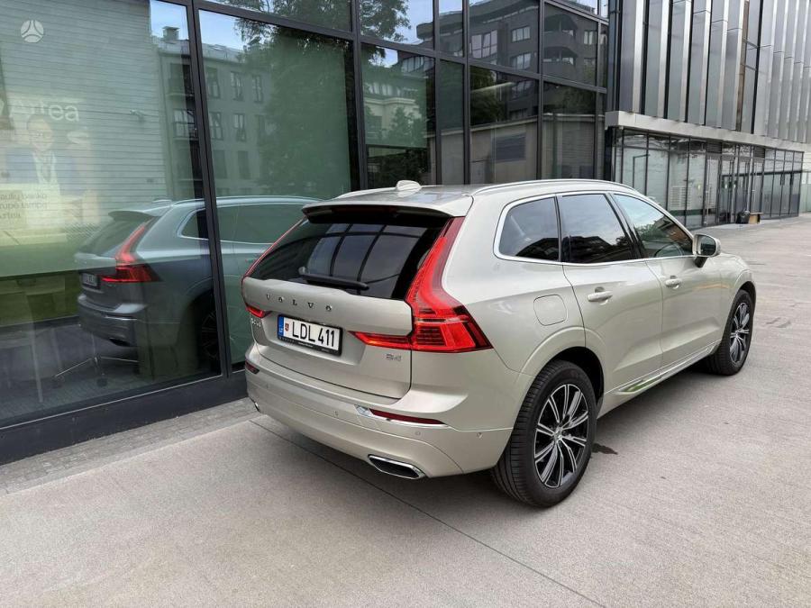 Yellow Volvo XC60 2020 in Kaunas, with an engine capacity of 1.97 L and mileage of 77 thousand km for 28500 €, photo 17 on AUTOMOTO.COM.LV