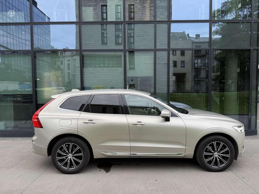 Yellow Volvo XC60 2020 in Kaunas, with an engine capacity of 1.97 L and mileage of 77 thousand km for 28500 €, photo 19 on AUTOMOTO.COM.LV