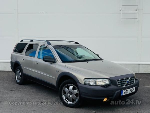 Beige Volvo XC70 2003 in Tallinn, with an engine capacity of 2.40 L and mileage of 319 thousand km for 2399 €, photo 1 on AUTOMOTO.COM.LV