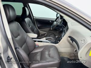 Smilšu krāsa Volvo XC70 2003 Tallina, ar dzinēja tilpumu 2.40 L un nobraukumu 320 tūkst. km par 2200 €, foto 7 vietnē AUTOMOTO.COM.LV