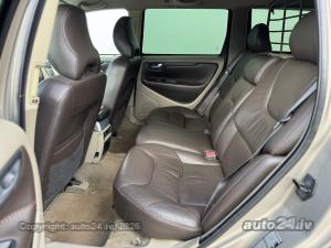 Smilšu krāsa Volvo XC70 2003 Tallina, ar dzinēja tilpumu 2.40 L un nobraukumu 320 tūkst. km par 2200 €, foto 9 vietnē AUTOMOTO.COM.LV
