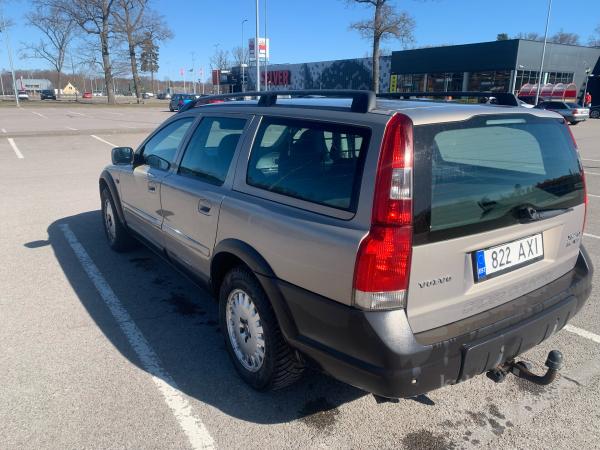 Smilšu krāsa Volvo XC70 2004 Hāpsalu, ar dzinēja tilpumu 0.00 L un nobraukumu 520 tūkst. km par 1800 €, foto 2 vietnē AUTOMOTO.COM.LV