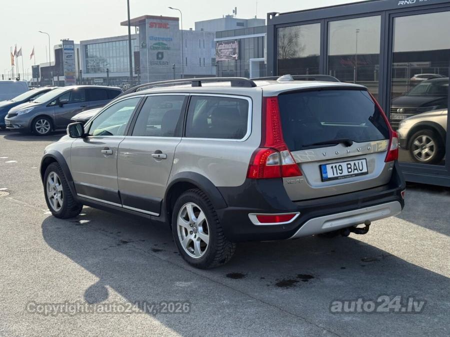Beige Volvo XC70 2008 in Tallinn, with an engine capacity of 3.20 L and mileage of 334 thousand km for 2990 €, photo 4 on AUTOMOTO.COM.LV