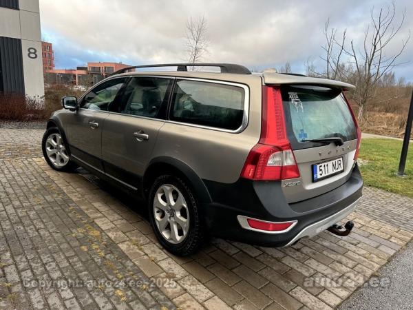Smilšu krāsa Volvo XC70 2009 Tartu, ar dzinēja tilpumu 2.40 L un nobraukumu 370 tūkst. km par 5999 €, foto 2 vietnē AUTOMOTO.COM.LV