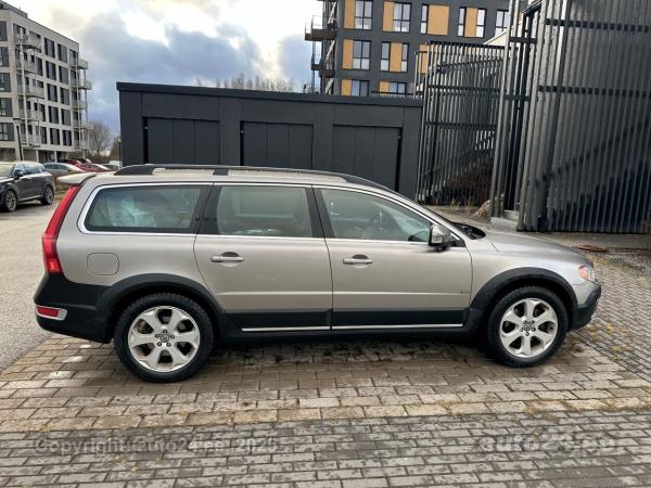 Smilšu krāsa Volvo XC70 2009 Tartu, ar dzinēja tilpumu 2.40 L un nobraukumu 370 tūkst. km par 5999 €, foto 5 vietnē AUTOMOTO.COM.LV