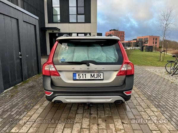 Smilšu krāsa Volvo XC70 2009 Tartu, ar dzinēja tilpumu 2.40 L un nobraukumu 370 tūkst. km par 5999 €, foto 8 vietnē AUTOMOTO.COM.LV