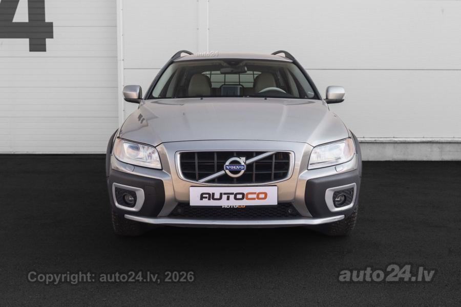 Beige Volvo XC70 2010 in Tallinn, with an engine capacity of 2.40 L and mileage of 276 thousand km for 6499 €, photo 3 on AUTOMOTO.COM.LV