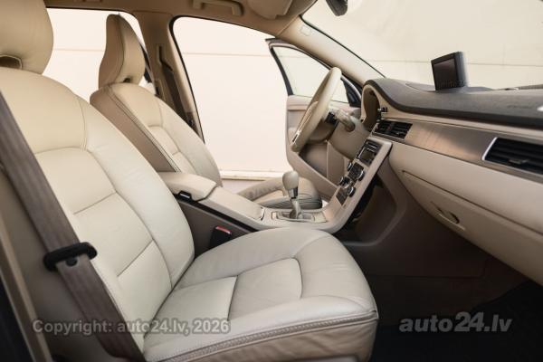 Smilšu krāsa Volvo XC70 2010 Tallina, ar dzinēja tilpumu 2.40 L un nobraukumu 276 tūkst. km par 6499 €, foto 10 vietnē AUTOMOTO.COM.LV