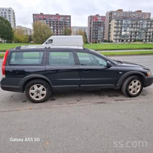 Melns Volvo XC70 2004 Rīga, ar dzinēja tilpumu 2.40 L un nobraukumu 404 tūkst. km par 4000 €, foto  vietnē AUTOMOTO.COM.LV