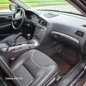 Melns Volvo XC70 2004 Rīga, ar dzinēja tilpumu 2.40 L un nobraukumu 404 tūkst. km par 4000 €, foto 3 vietnē AUTOMOTO.COM.LV