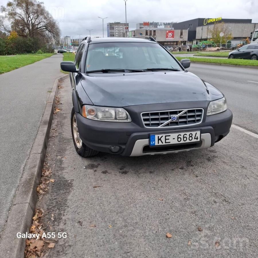 Melns Volvo XC70 2004 Rīga, ar dzinēja tilpumu 2.40 L un nobraukumu 404 tūkst. km par 4000 €, foto 5 vietnē AUTOMOTO.COM.LV