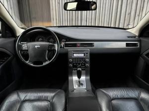 Melns Volvo XC70 2007 Rīga, ar dzinēja tilpumu 2.40 L un nobraukumu 327 tūkst. km par 5999 €, foto 8 vietnē AUTOMOTO.COM.LV