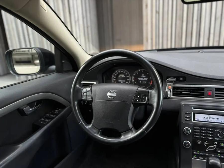 Melns Volvo XC70 2007 Rīga, ar dzinēja tilpumu 2.40 L un nobraukumu 327 tūkst. km par 5999 €, foto 10 vietnē AUTOMOTO.COM.LV