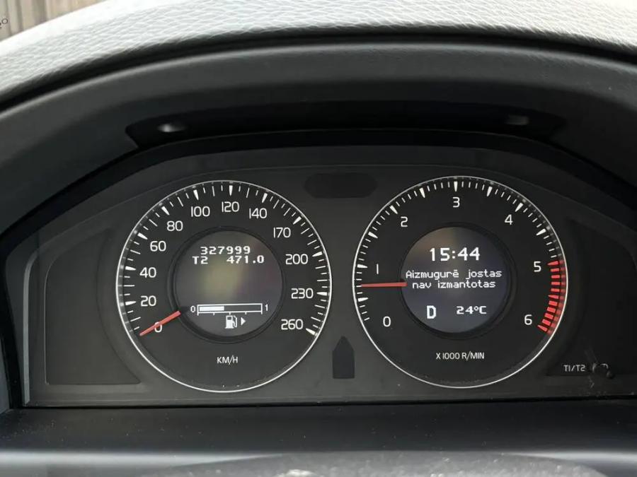 Melns Volvo XC70 2007 Rīga, ar dzinēja tilpumu 2.40 L un nobraukumu 327 tūkst. km par 5999 €, foto 11 vietnē AUTOMOTO.COM.LV