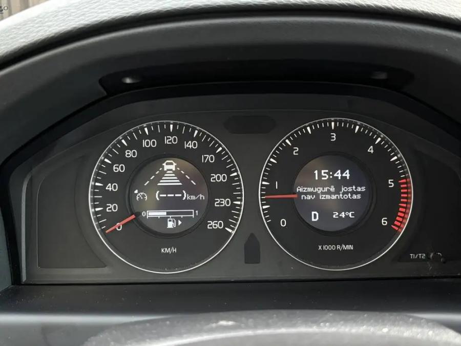 Melns Volvo XC70 2007 Rīga, ar dzinēja tilpumu 2.40 L un nobraukumu 327 tūkst. km par 5999 €, foto 12 vietnē AUTOMOTO.COM.LV