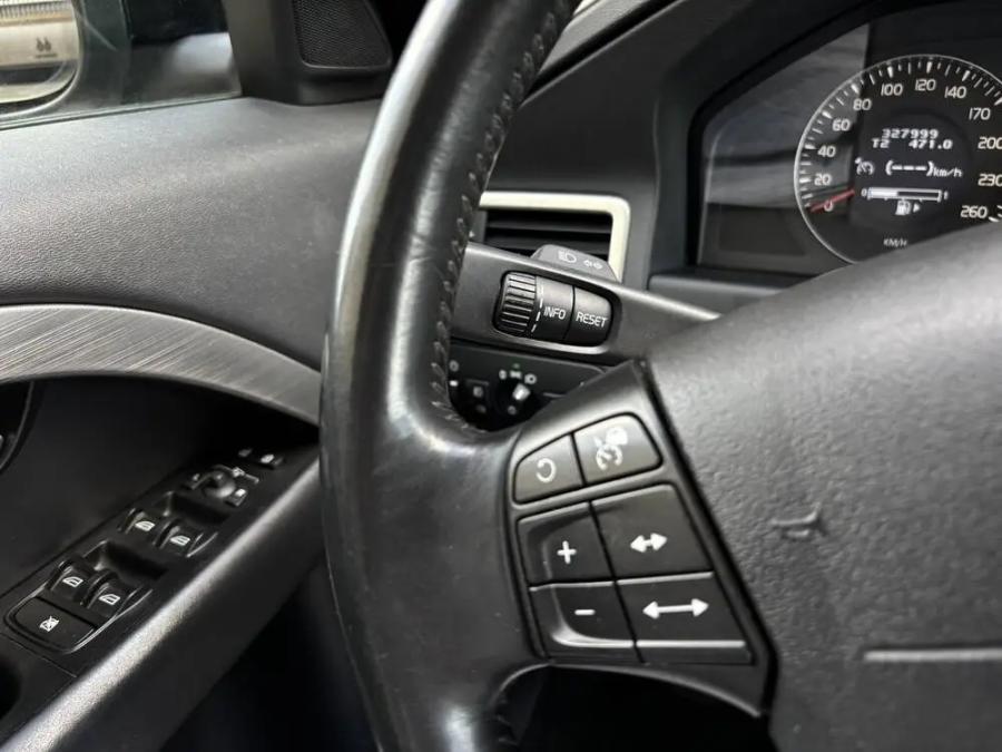 Melns Volvo XC70 2007 Rīga, ar dzinēja tilpumu 2.40 L un nobraukumu 327 tūkst. km par 5999 €, foto 13 vietnē AUTOMOTO.COM.LV