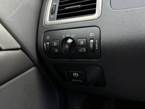 Melns Volvo XC70 2007 Rīga, ar dzinēja tilpumu 2.40 L un nobraukumu 327 tūkst. km par 5999 €, foto 18 vietnē AUTOMOTO.COM.LV